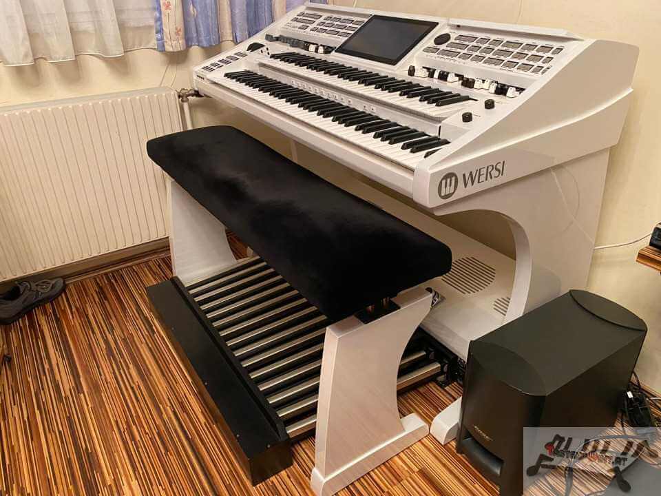 WERSI Sonic OAX600 LS im Spectra Gehäuse hochglanz weiss im ...